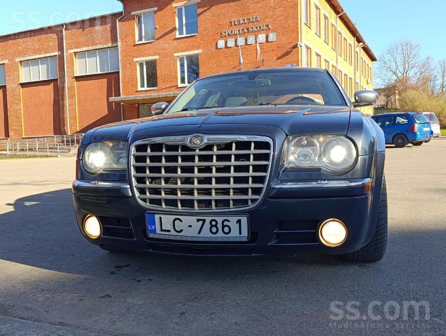 Pelēks Chrysler 300C 2007 Tukums, ar dzinēja tilpumu 3.00 L un nobraukumu 306 tūkst. km par 3150 €, foto 1 vietnē AUTOMOTO.COM.LV