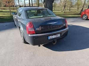 Pelēks Chrysler 300C 2007 Tukums, ar dzinēja tilpumu 3.00 L un nobraukumu 306 tūkst. km par 3150 €, foto 4 vietnē AUTOMOTO.COM.LV