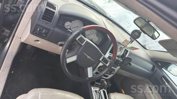 Серый Крайслер 300C 2007 в Краслава, объемом двигателя 2.70 л и пробегом 190 тыс. км за 1350 €, фото 5 на AUTOMOTO.COM.LV