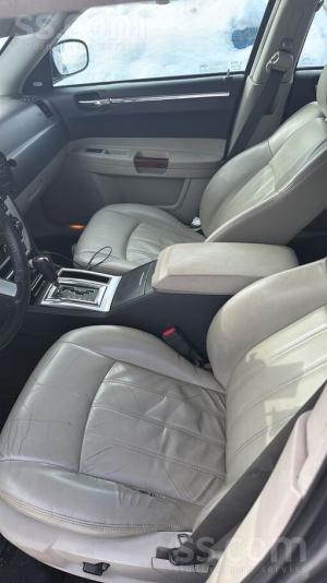 Серый Крайслер 300C 2007 в Краслава, объемом двигателя 2.70 л и пробегом 190 тыс. км за 1350 €, фото 8 на AUTOMOTO.COM.LV
