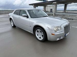 Pelēks Chrysler 300C 2007 Viļņa, ar dzinēja tilpumu 2.99 L un nobraukumu 370 tūkst. km par 2000 €, foto  vietnē AUTOMOTO.COM.LV
