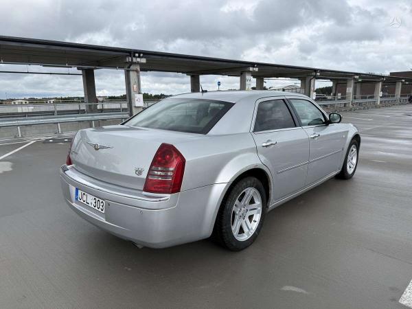 Серый Крайслер 300C 2007 в Вильнюс, объемом двигателя 2.99 л и пробегом 370 тыс. км за 2000 €, фото 5 на AUTOMOTO.COM.LV