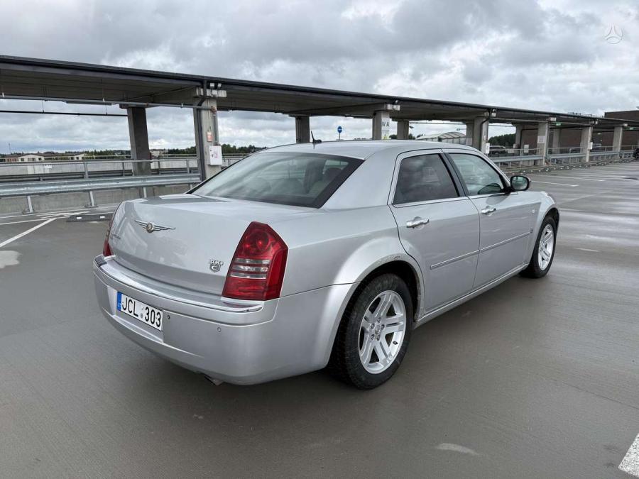 Серый Крайслер 300C 2007 в Вильнюс, объемом двигателя 2.99 л и пробегом 370 тыс. км за 2000 €, фото 6 на AUTOMOTO.COM.LV