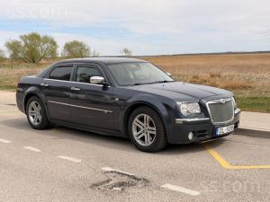 Pelēks Chrysler 300C 2009 Liepāja, ar dzinēja tilpumu 3.00 L un nobraukumu 290 tūkst. km par 3500 €, foto 5 vietnē AUTOMOTO.COM.LV