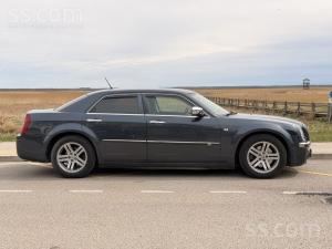 Pelēks Chrysler 300C 2009 Liepāja, ar dzinēja tilpumu 3.00 L un nobraukumu 290 tūkst. km par 3500 €, foto 6 vietnē AUTOMOTO.COM.LV