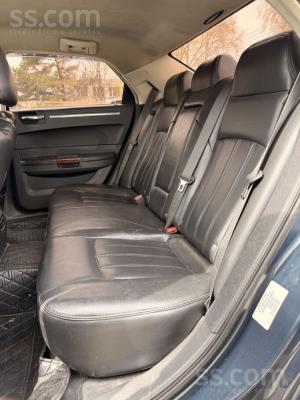 Pelēks Chrysler 300C 2009 Liepāja, ar dzinēja tilpumu 3.00 L un nobraukumu 290 tūkst. km par 3500 €, foto 9 vietnē AUTOMOTO.COM.LV