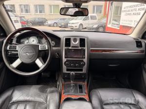 Pelēks Chrysler 300C 2009 Liepāja, ar dzinēja tilpumu 3.00 L un nobraukumu 290 tūkst. km par 3500 €, foto 12 vietnē AUTOMOTO.COM.LV