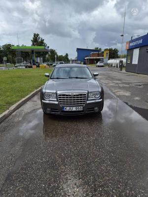 Pelēks Chrysler 300C 2009 Kauņa, ar dzinēja tilpumu 2.99 L un nobraukumu 299 tūkst. km par 2800 €, foto 6 vietnē AUTOMOTO.COM.LV
