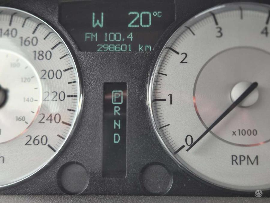Pelēks Chrysler 300C 2009 Kauņa, ar dzinēja tilpumu 2.99 L un nobraukumu 299 tūkst. km par 2800 €, foto 10 vietnē AUTOMOTO.COM.LV