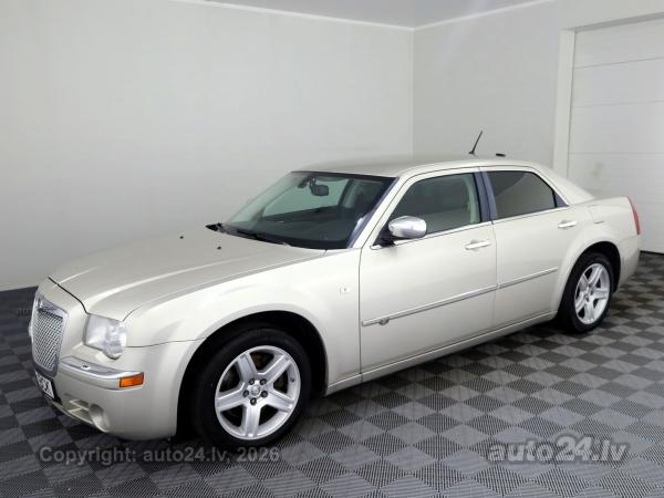 Pelēks Chrysler 300C 2010 Tallina, ar dzinēja tilpumu 3.00 L un nobraukumu 312 tūkst. km par 2799 €, foto 2 vietnē AUTOMOTO.COM.LV