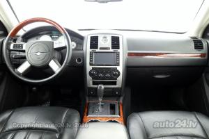 Grey Chrysler 300C 2010 in Tallinn, with an engine capacity of 3.00 L and mileage of 312 thousand km for 2799 €, photo 6 on AUTOMOTO.COM.LV