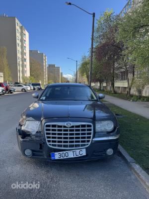 Pelēks Chrysler 300C 2010 Tallina, ar dzinēja tilpumu 3.00 L un nobraukumu 310 tūkst. km par 2500 €, foto 3 vietnē AUTOMOTO.COM.LV
