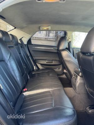 Pelēks Chrysler 300C 2010 Tallina, ar dzinēja tilpumu 3.00 L un nobraukumu 310 tūkst. km par 2500 €, foto 6 vietnē AUTOMOTO.COM.LV