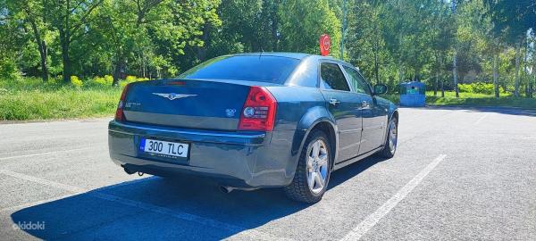Pelēks Chrysler 300C 2010 Tallina, ar dzinēja tilpumu 3.00 L un nobraukumu 310 tūkst. km par 2500 €, foto 9 vietnē AUTOMOTO.COM.LV