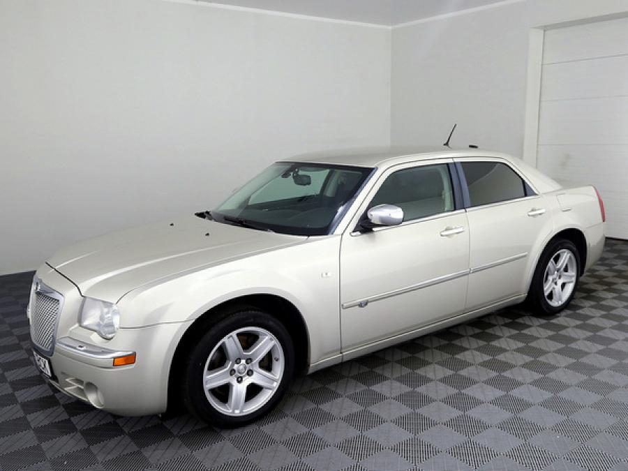 Серый Крайслер 300C 2010 в Таллин, объемом двигателя 3.00 л и пробегом 312 тыс. км за 2599 €, фото 3 на AUTOMOTO.COM.LV