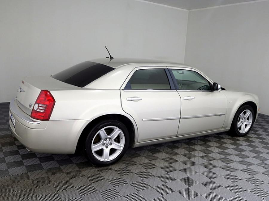 Серый Крайслер 300C 2010 в Таллин, объемом двигателя 3.00 л и пробегом 312 тыс. км за 2599 €, фото 4 на AUTOMOTO.COM.LV