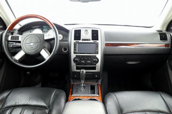 Pelēks Chrysler 300C 2010 Tallina, ar dzinēja tilpumu 3.00 L un nobraukumu 312 tūkst. km par 2599 €, foto 5 vietnē AUTOMOTO.COM.LV