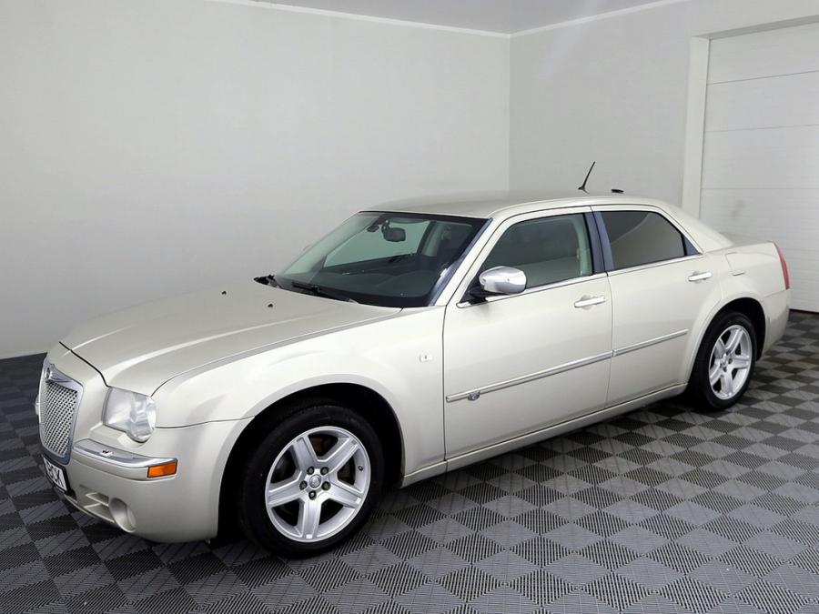 Серый Крайслер 300C 2010 в Таллин, объемом двигателя 3.00 л и пробегом 312 тыс. км за 2599 €, фото 10 на AUTOMOTO.COM.LV