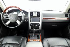Серый Крайслер 300C 2010 в Таллин, объемом двигателя 3.00 л и пробегом 312 тыс. км за 2599 €, фото 13 на AUTOMOTO.COM.LV