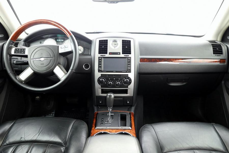 Серый Крайслер 300C 2010 в Таллин, объемом двигателя 3.00 л и пробегом 312 тыс. км за 2599 €, фото 13 на AUTOMOTO.COM.LV