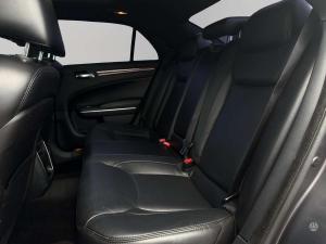 Pelēks Chrysler 300C 2013 Kauņa, ar dzinēja tilpumu 3.60 L un nobraukumu 212 tūkst. km par 8199 €, foto 13 vietnē AUTOMOTO.COM.LV