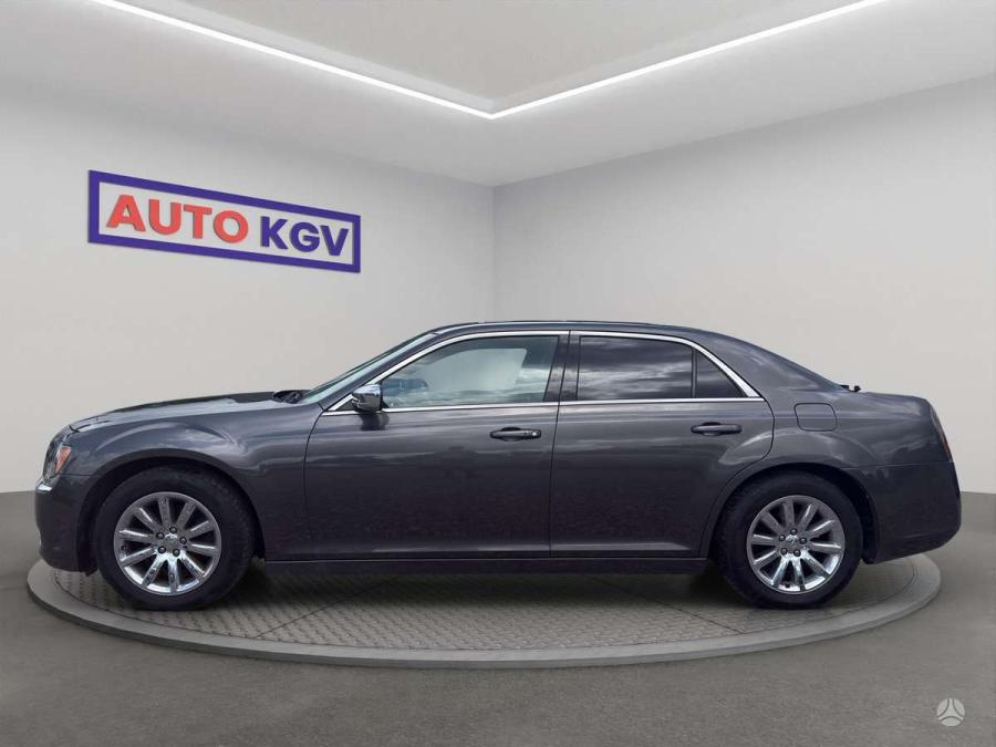 Серый Крайслер 300C 2013 в Каунас, объемом двигателя 3.60 л и пробегом 212 тыс. км за 8199 €, фото 3 на AUTOMOTO.COM.LV