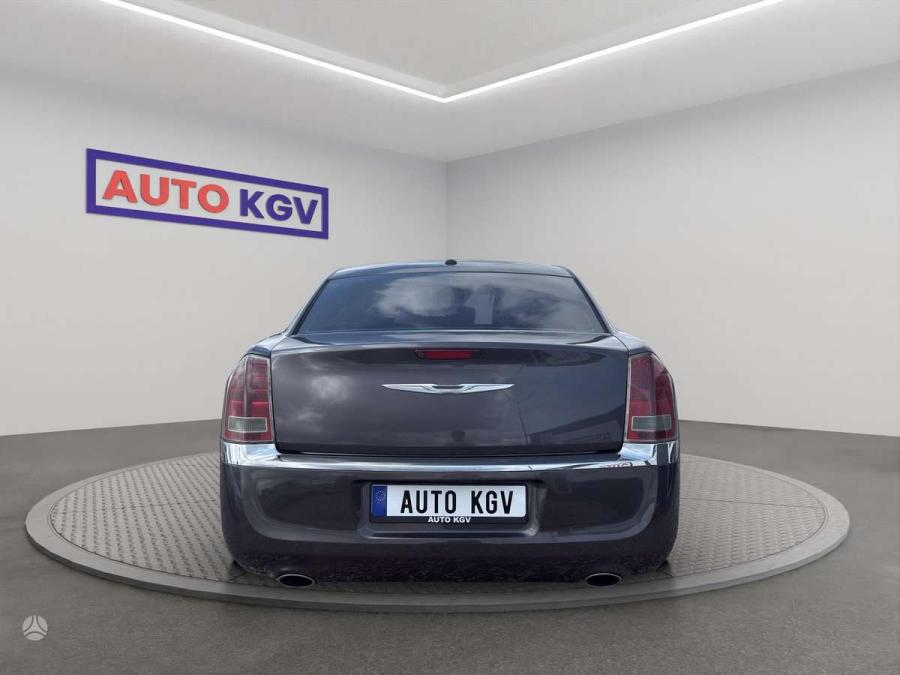 Серый Крайслер 300C 2013 в Каунас, объемом двигателя 3.60 л и пробегом 212 тыс. км за 8199 €, фото 5 на AUTOMOTO.COM.LV