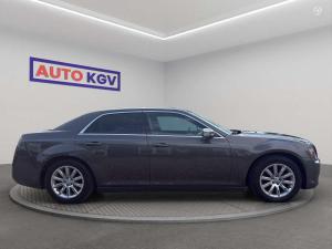 Grey Chrysler 300C 2013 in Kaunas, with an engine capacity of 3.60 L and mileage of 212 thousand km for 8199 €, photo 7 on AUTOMOTO.COM.LV