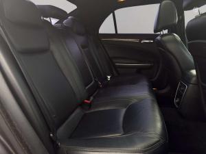 Grey Chrysler 300C 2013 in Kaunas, with an engine capacity of 3.60 L and mileage of 212 thousand km for 8199 €, photo 11 on AUTOMOTO.COM.LV