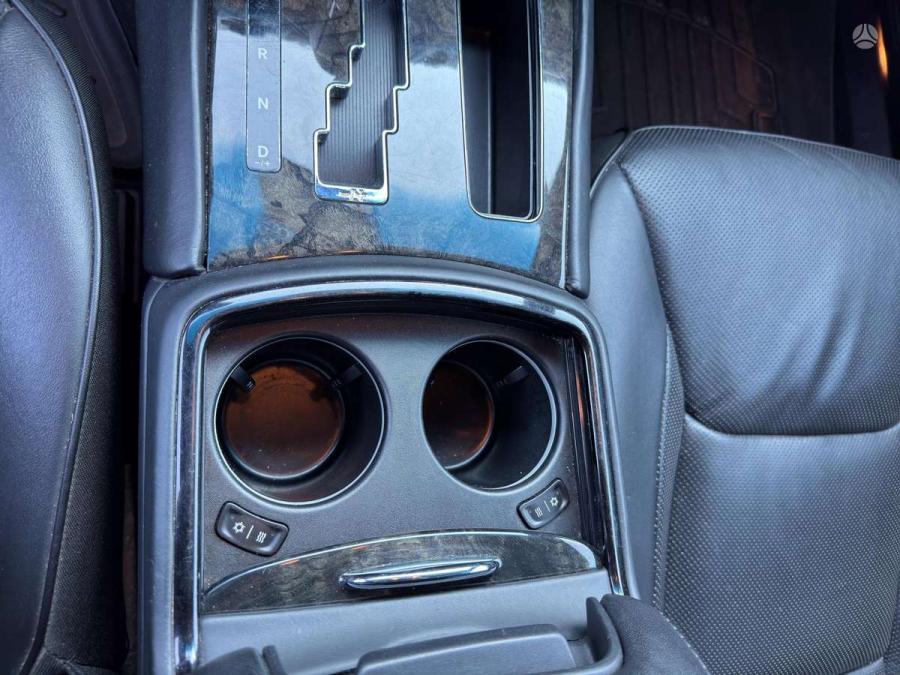 Pelēks Chrysler 300C 2014 Klaipėda, ar dzinēja tilpumu 5.70 L un nobraukumu 133 tūkst. km par 12499 €, foto 15 vietnē AUTOMOTO.COM.LV