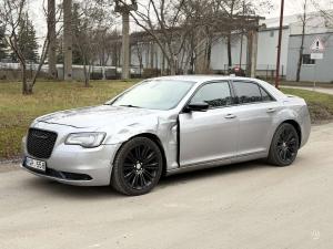Grey Chrysler 300C 2015 in Siauliai, with an engine capacity of 3.60 L and mileage of 169 thousand km for 6900 €, photo 2 on AUTOMOTO.COM.LV