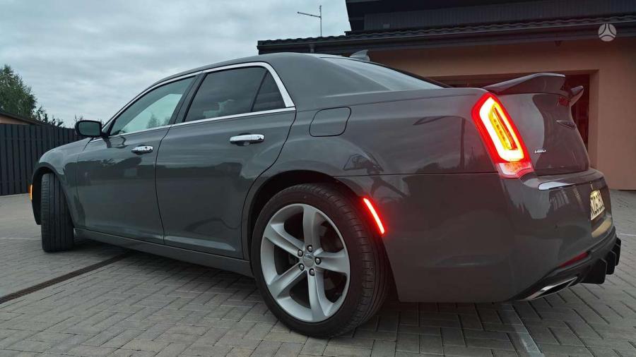 Серый Крайслер 300C 2018 в Каунас, объемом двигателя 3.60 л и пробегом 184 тыс. км за 14300 €, фото 3 на AUTOMOTO.COM.LV