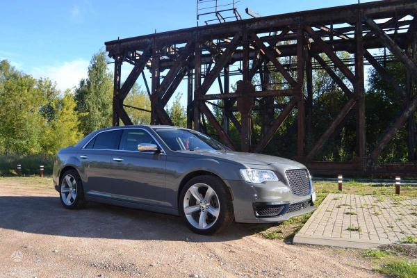 Крайслер 300C 2018 в Каунас на AUTOMOTO.COM.LV Серый Крайслер 300C 2018 в Каунас, объемом двигателя 3.60 л и пробегом 184 тыс. км за 14300 €, фото 7 на AUTOMOTO.COM.LV