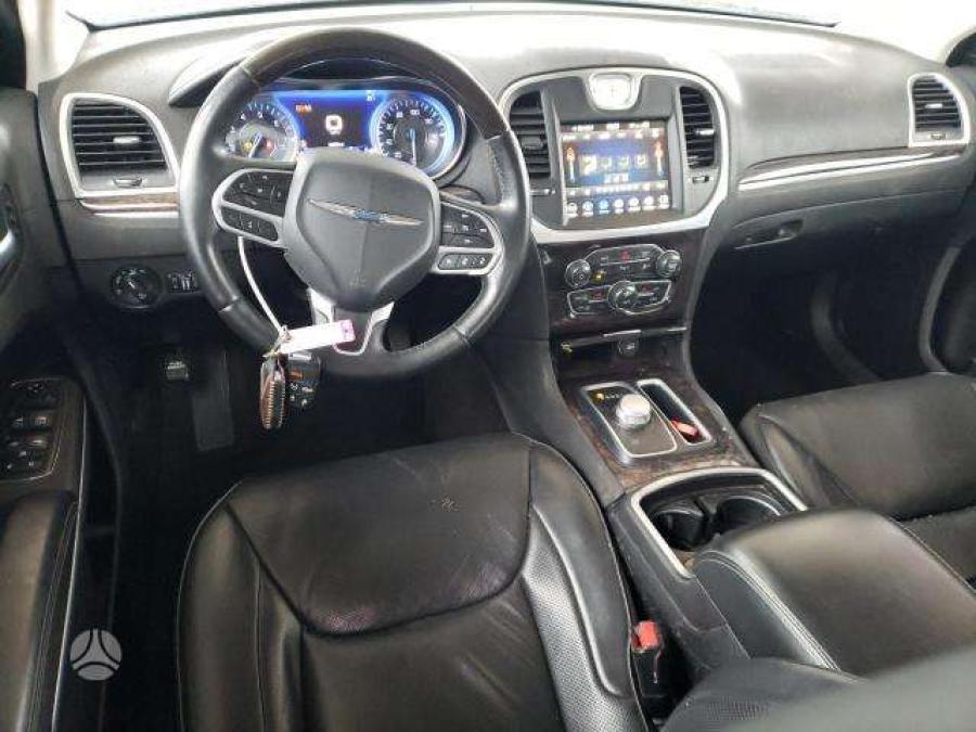 Серый Крайслер 300C 2018 в Каунас, объемом двигателя 3.60 л и пробегом 184 тыс. км за 14300 €, фото 20 на AUTOMOTO.COM.LV