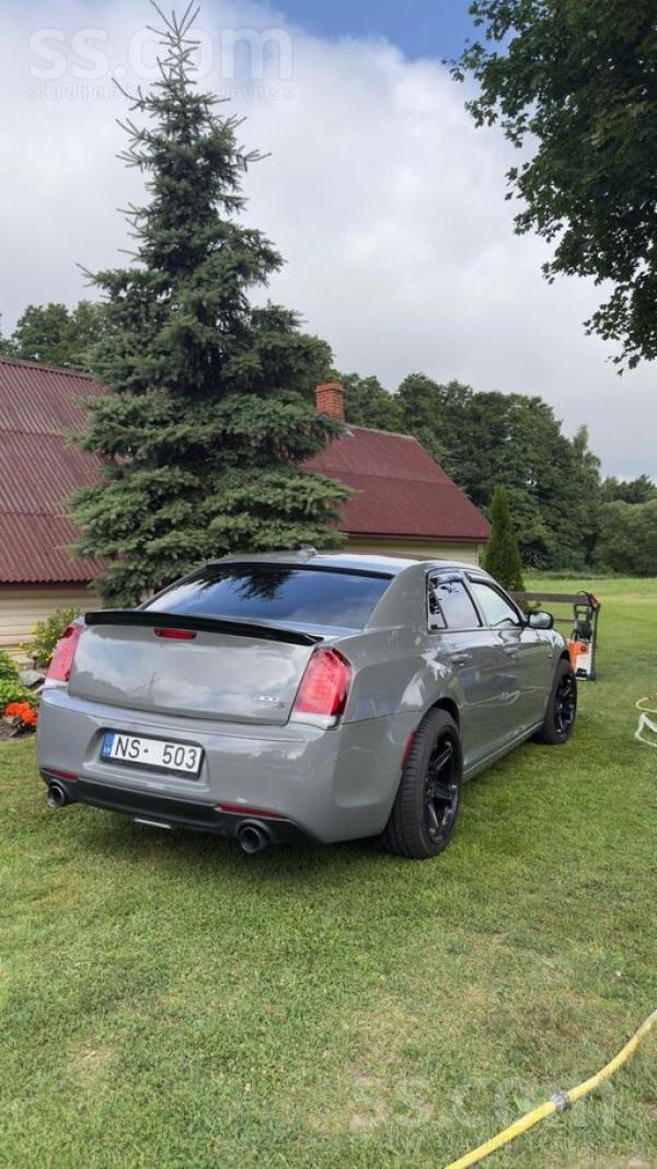 Grey Chrysler 300C 2019 in Limbazi, with an engine capacity of 3.60 L and mileage of 188 thousand km for 17500 €, photo 2 on AUTOMOTO.COM.LV