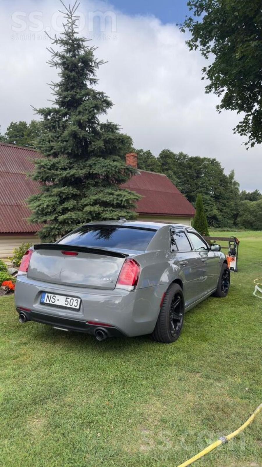 Grey Chrysler 300C 2019 in Limbazi, with an engine capacity of 3.60 L and mileage of 188 thousand km for 17500 €, photo 3 on AUTOMOTO.COM.LV