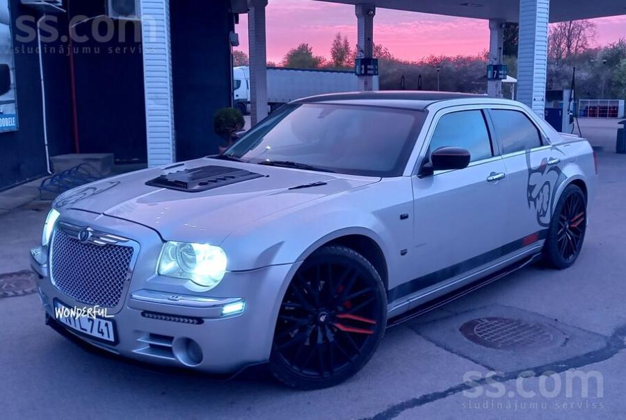 Серый Крайслер 300C 2024 в Добеле, объемом двигателя 5.70 л и пробегом 180 тыс. км за 8500 €, фото 1 на AUTOMOTO.COM.LV