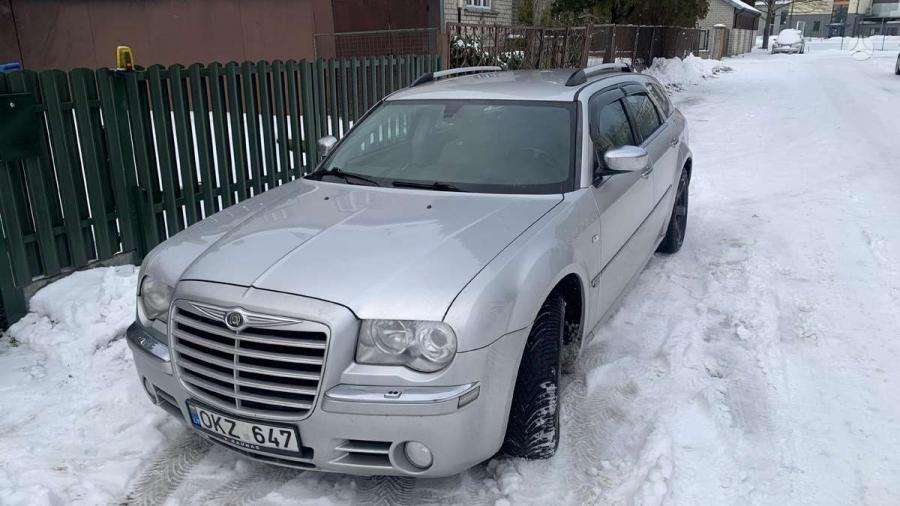 Pelēks Chrysler 300C 2006 Kauņa, ar dzinēja tilpumu 2.99 L un nobraukumu 312 tūkst. km par 3250 €, foto 2 vietnē AUTOMOTO.COM.LV