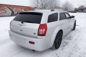 Grey Chrysler 300C 2006 in Siauliai, with an engine capacity of 3.00 L and mileage of 367 thousand km for 2950 €, photo 4 on AUTOMOTO.COM.LV