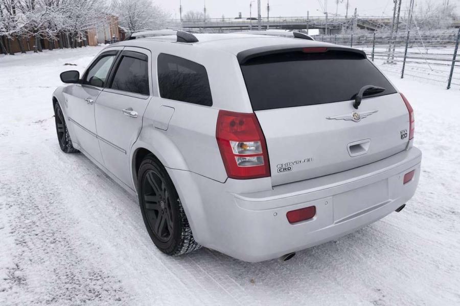 Grey Chrysler 300C 2006 in Siauliai, with an engine capacity of 3.00 L and mileage of 367 thousand km for 2950 €, photo 6 on AUTOMOTO.COM.LV