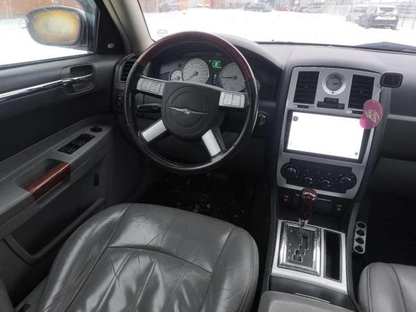 Pelēks Chrysler 300C 2006 Šauļi, ar dzinēja tilpumu 3.00 L un nobraukumu 367 tūkst. km par 2950 €, foto 10 vietnē AUTOMOTO.COM.LV