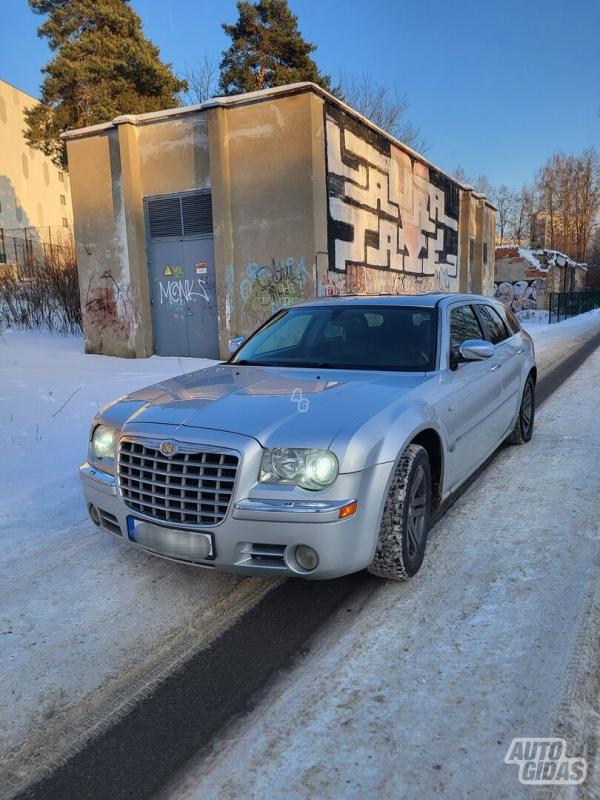 Pelēks Chrysler 300C 2006 Viļņa, ar dzinēja tilpumu 3.50 L un nobraukumu 376 tūkst. km par 3400 €, foto 1 vietnē AUTOMOTO.COM.LV