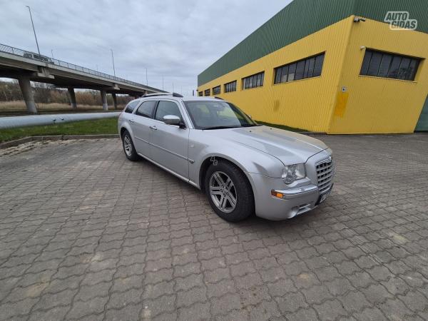 Grey Chrysler 300C 2006 in Klaipeda, with an engine capacity of 3.00 L and mileage of 409 thousand km for 1800 €, photo 3 on AUTOMOTO.COM.LV