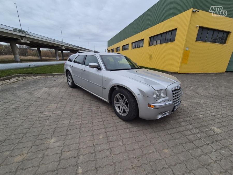 Серый Крайслер 300C 2006 в Клайпеда, объемом двигателя 3.00 л и пробегом 409 тыс. км за 1800 €, фото 4 на AUTOMOTO.COM.LV