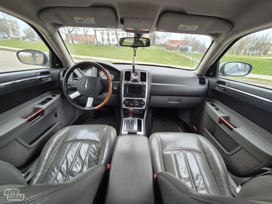 Серый Крайслер 300C 2006 в Клайпеда, объемом двигателя 3.00 л и пробегом 409 тыс. км за 1800 €, фото 25 на AUTOMOTO.COM.LV