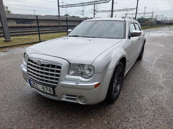 Pelēks Chrysler 300C 2006 Šauļi, ar dzinēja tilpumu 3.00 L un nobraukumu 367 tūkst. km par 2350 €, foto 1 vietnē AUTOMOTO.COM.LV