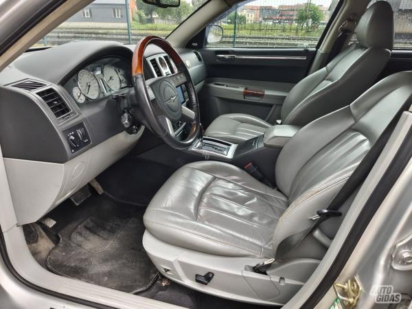 Pelēks Chrysler 300C 2006 Šauļi, ar dzinēja tilpumu 3.00 L un nobraukumu 367 tūkst. km par 2350 €, foto 9 vietnē AUTOMOTO.COM.LV
