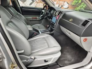Grey Chrysler 300C 2006 in Siauliai, with an engine capacity of 3.00 L and mileage of 367 thousand km for 2350 €, photo 15 on AUTOMOTO.COM.LV