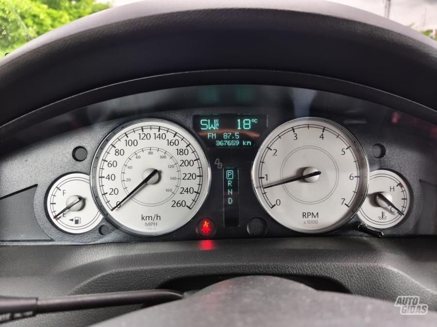 Grey Chrysler 300C 2006 in Siauliai, with an engine capacity of 3.00 L and mileage of 367 thousand km for 2350 €, photo 19 on AUTOMOTO.COM.LV