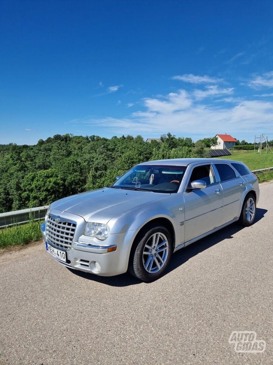 Grey Chrysler 300C 2006 in Kaunas, with an engine capacity of 3.00 L and mileage of 321 thousand km for 2400 €, photo 1 on AUTOMOTO.COM.LV